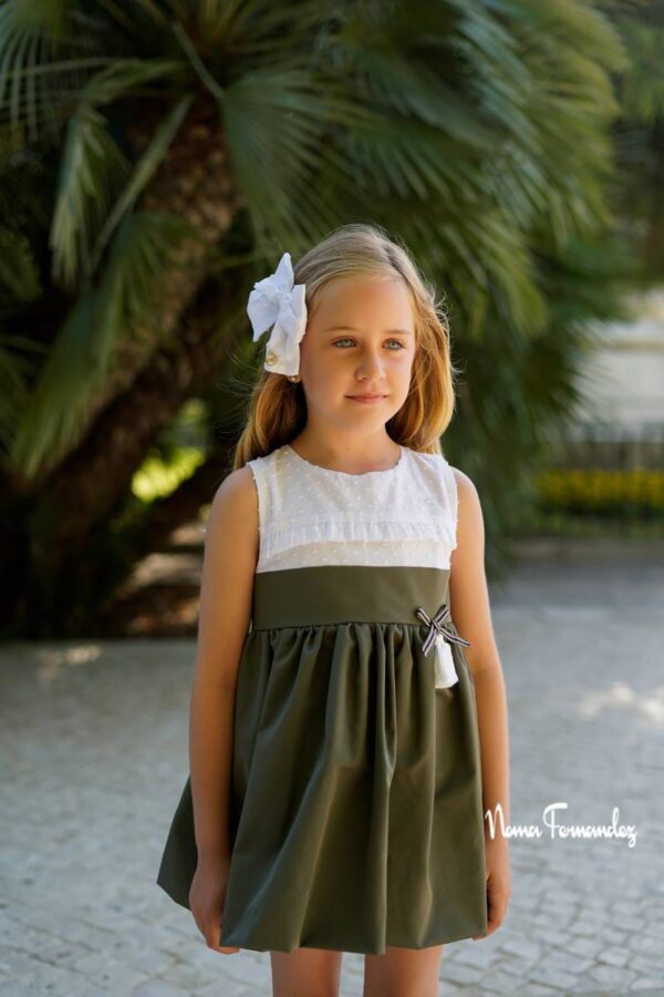 VESTIDO OLIVO de NOMA FERNANDEZ, verano 2026 | Ropa Moda Infantil